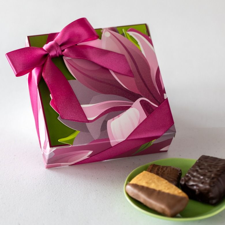 Big Island Candies | Magnolia Trifold Box